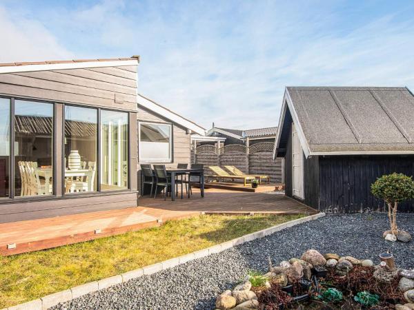 6 Person Holiday Home In Rønde - Danemark