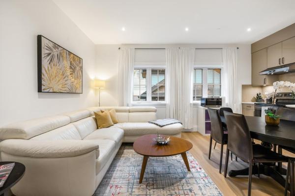 New Cozy Dunbar 3br Home - Sleeps 6 - Near Ubc, Parks, Beaches & Shops, Free Parking - Vancouver