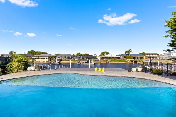 Mudcrab Manor, Waterfront Holidays At It's Best - Maroochydore