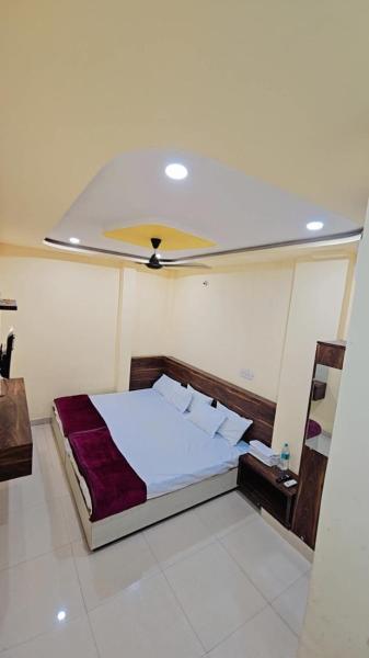 Shree Krishna Hotel - Ujjain