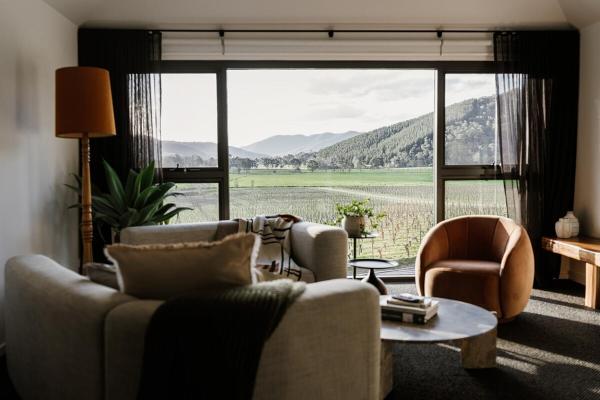 The Marsden - Sophisticated Winery Luxury - Myrtleford
