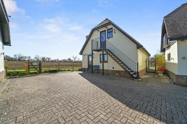 Pet-friendly One-bedroom Little Yeldham - Suffolk