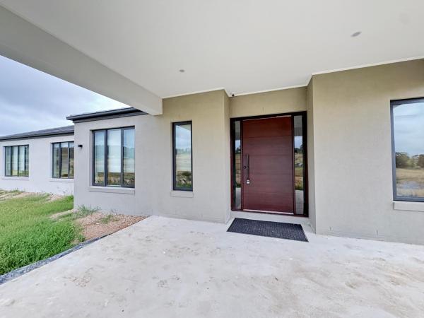 Spacious Luxury Home 8br Estate Private 16 People - Dandenong