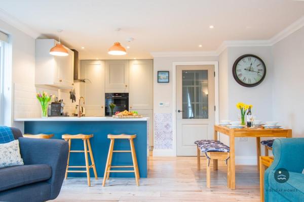 2 The Lookout - Stylish Apartment With Lift And Parking - Swanage