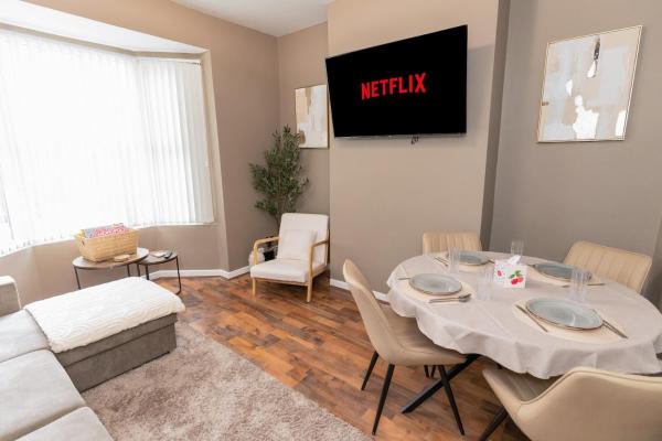Premium Flat Sleeps 4 Free Parking - Birmingham