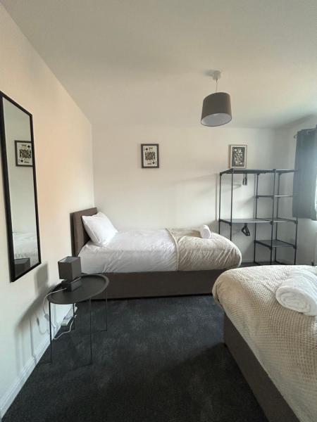 Ursa House, Work Stays Welcome, Free Parking - Swindon