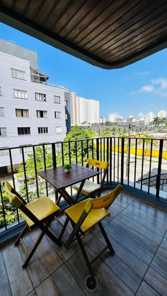 Apartamento Frente, 03 Dormitórios, 02 Banheiros Região Central - Guarujá Praia Da Enseada - Guarujá