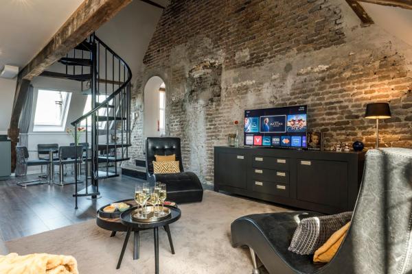 Huize De Lekpoort - The Cloister Wall - Historic Apartment In Vianen Center - Nieuwegein