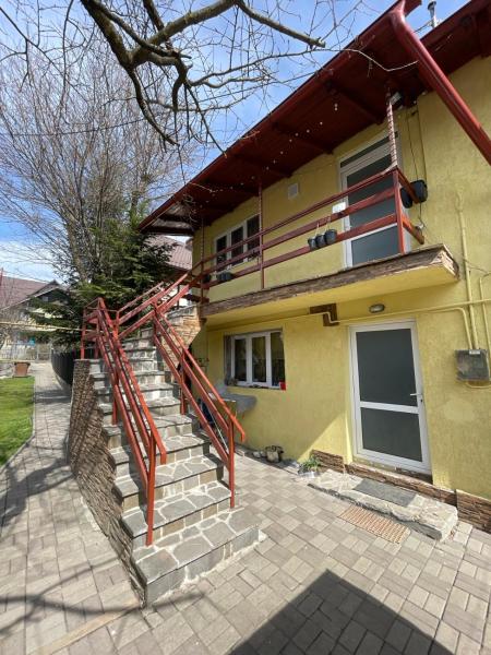 Casa Busteni - Etaj Intreg Cu Living Separat - Azuga