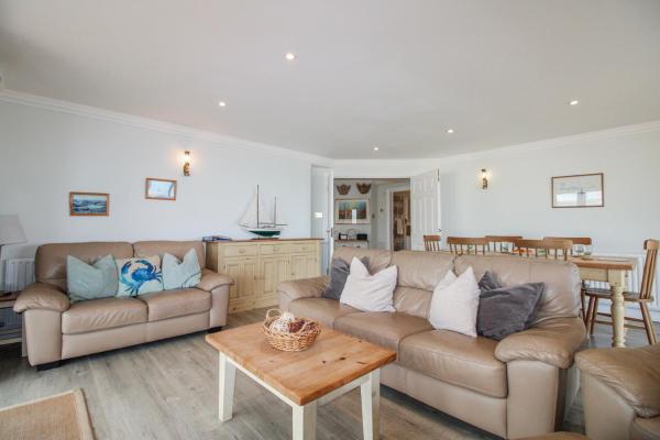 7 Thurlestone Rock - Thurlestone