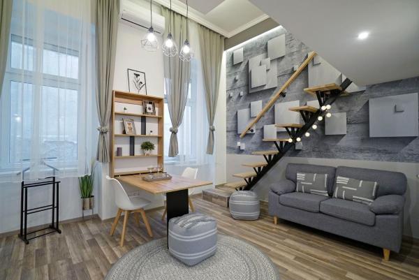 Budapest Central Gem Studio Next To New York Cafe - Budapest