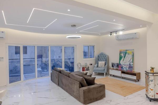 Spacious Middle Floor Apartment Central Location - Riyadh