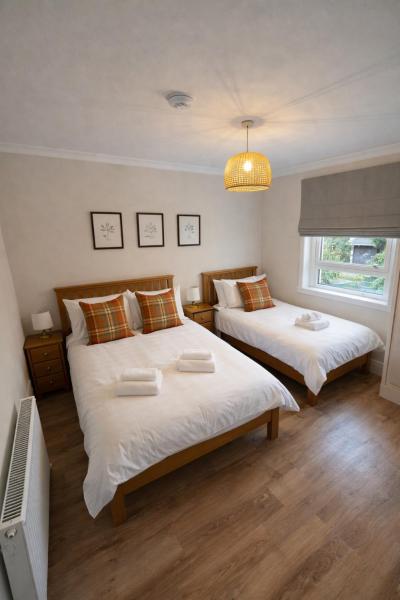 Grange Haven - Newly Renovated 2-bedroom Flat, Sleeps 5, 10 Mins Walk To Centre - Fort William