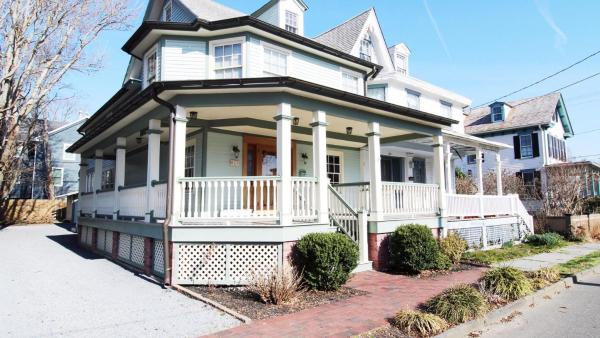 657 Hughes Street - Cape May, NJ