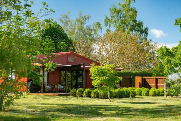 River Road Retreat - Brightwater