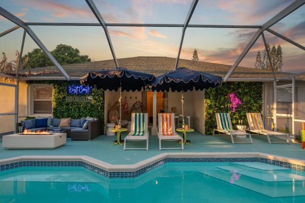5 Mi To Beach Game Room With Karaoke Grill - Vero Beach, FL