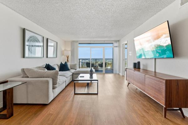 Azure Horizons - A Marina High-rise 3br Masterpiece - Santa Monica, CA