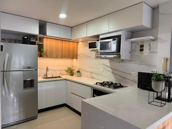 Habitación Privada En Tequendama Con Baño - Cerca A Clínicas - Cali