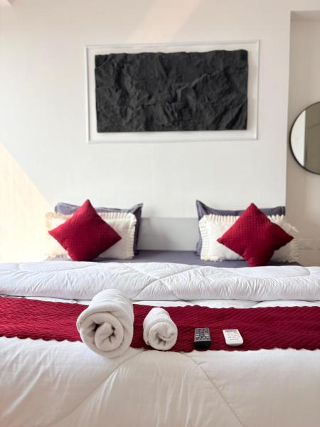 Mall Noida Sector 75 Couple Friendly - Noida