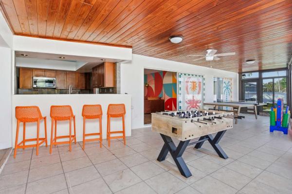 Tropical Pop Art Getaway W Pool & Game Room - Clearwater, FL