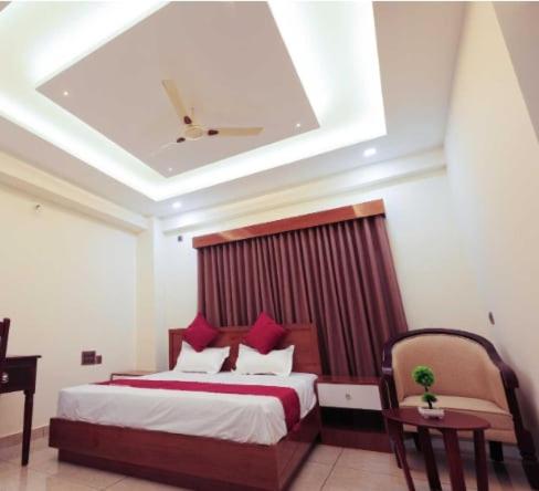 Hotel O Madurai Railway Station Formerly Gowsika Residency - Madurai