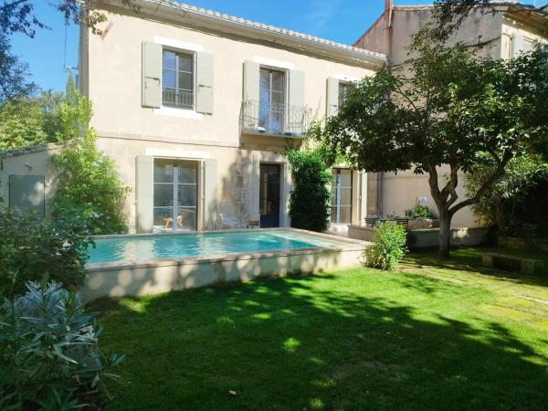 Mas Provençal Avec Piscine Oustau De Fontvieille - Arlés