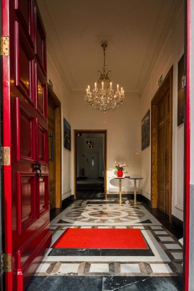 Luxury B&b The Sleepy Dragon By The Belgian Girl - Nazareth