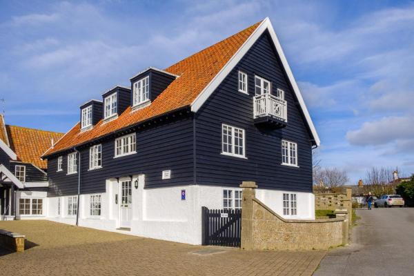 3 Truman Lodge - A Seafront Apartment In #Thorpeness - Close To Beach, Famous Thorpeness Meare, Thorpeness Golf Club And Country Club - #Aldeburgh - Managed By Aldeburgh Coastal Cottages - Aldeburgh
