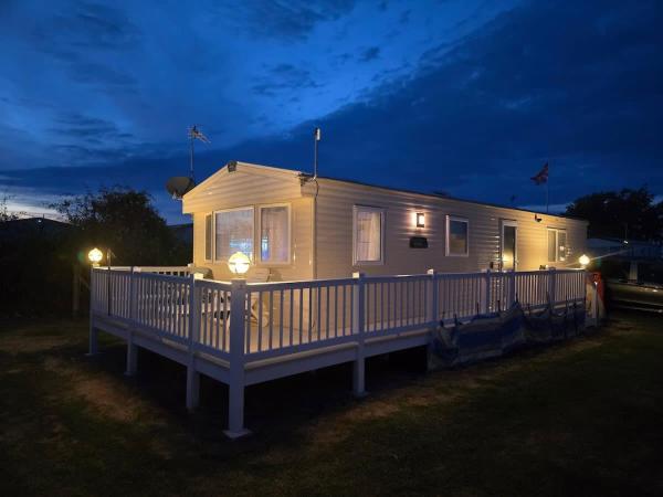 2 Bed Caravan With Decking - Brightlingsea