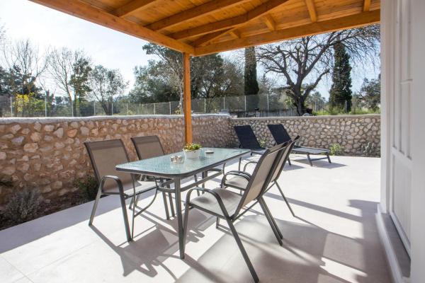 Sarah's Just Renovated 2-bedroom Aparts In Nature - Faliraki
