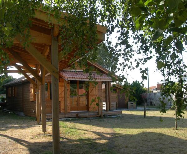 Charming Listed Wooden Chalet Between Lake And Ocean - Creuse