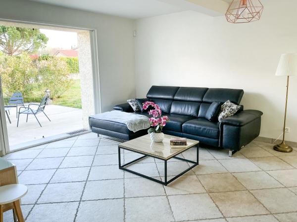 Le Rouge Gorge à 12 Minutes D'eurexpo - Mions