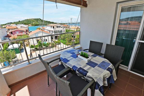 Apartments Divna - Murter