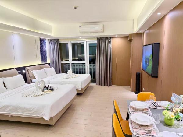 Venice Luxe Escape - Studio Type, 2 Beds- Pool, Netflix, Canal Mall Access - Makati