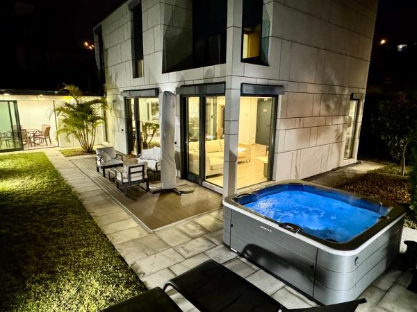 Square House - Funchal