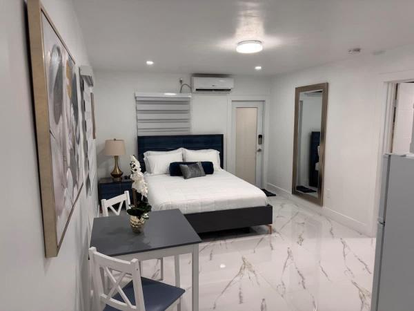 Stylish Studio With Jacuzzi - Doral, FL