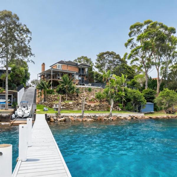 Stunning Absolute Waterfront With Private Jetty - Newcastle