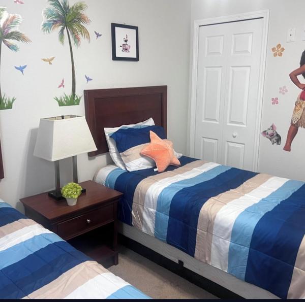 Moana's Holiday Oasis - Kissimmee, FL