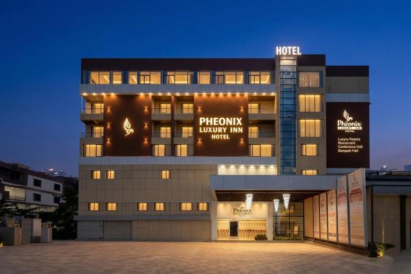 Pheonix Luxury Inn - Mhow