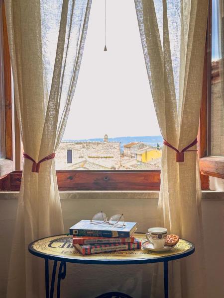 Cozy 18th Century House - San Gimignano