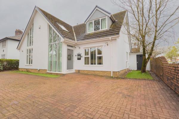 6br Mansion With Games Room & Hot Tub - 