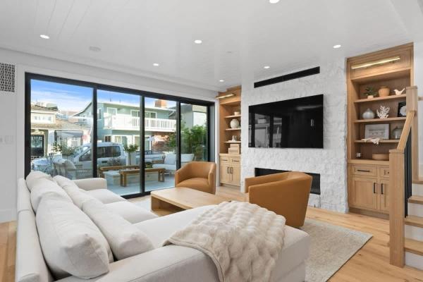 Luxury Family Escape - 3-story Coastal Home Home - Newport Beach, CA