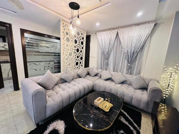 Air Avenue Luxury Apartment - Lahore
