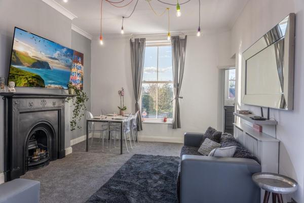Bright High Street Apartment In Heart Of Town - Chelmsford