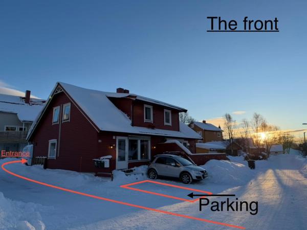 Half Of A Semi-detached House With 2 Bedrooms, 1100 M To City Center! - Tromsø
