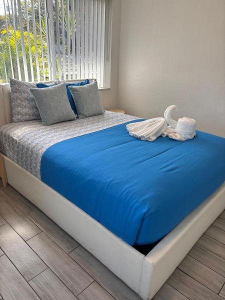 2br With Backyard Near Airport & Design District - 마이애미