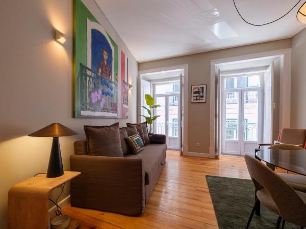 Cozy 1st Floor Flat Central Chiado District With Balconies And Ac 19th Century Building - Lisboa