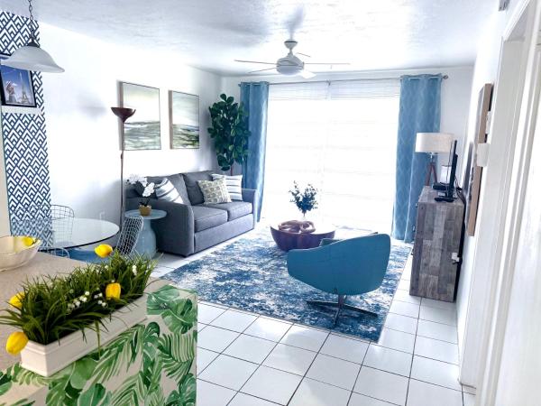 Designer's 1br 1ba Condo 1 Block To Aventura Mall - Davie, FL