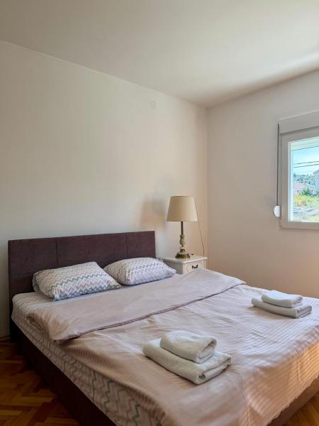 Entire Spacious Apartment With Free Parking - Podgorica