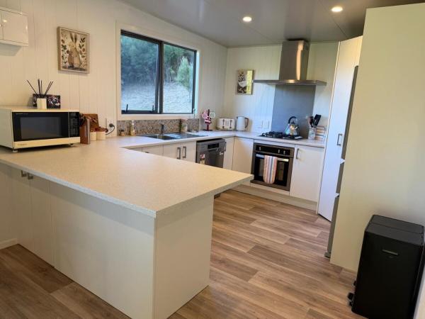Alpaca Farm Retreat - Peaceful Rural Escape - Lower Hutt